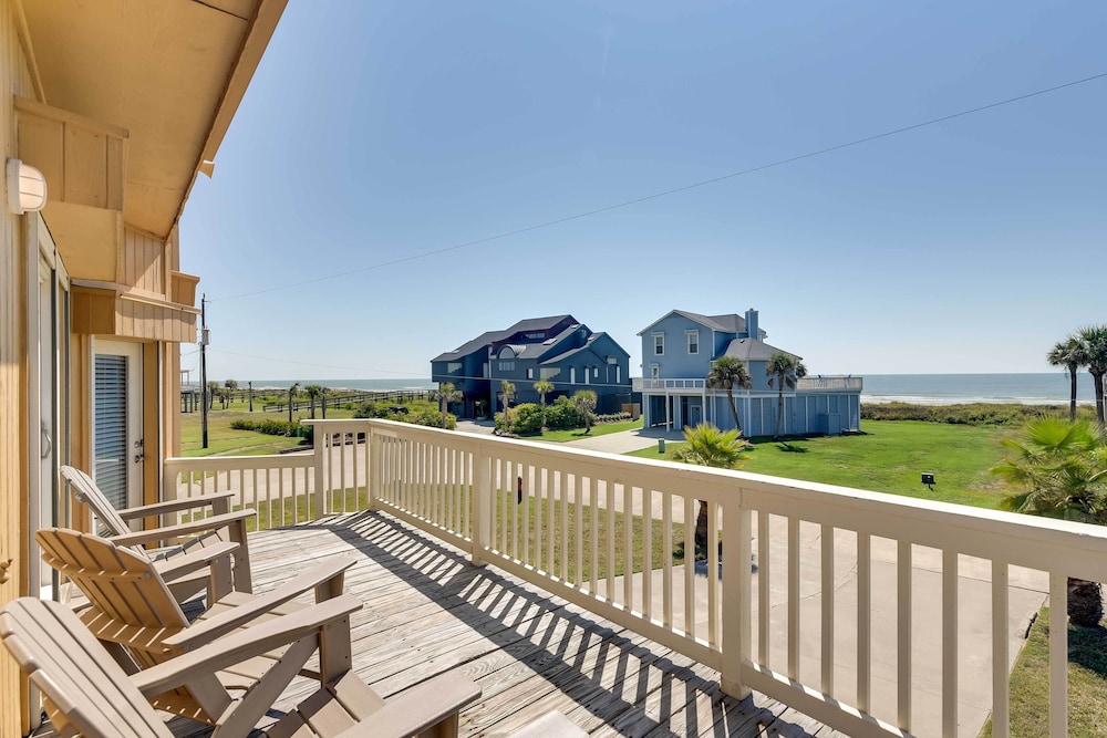 Pet-friendly Galveston Home W/ Wraparound Deck - Jamaica Beach, TX