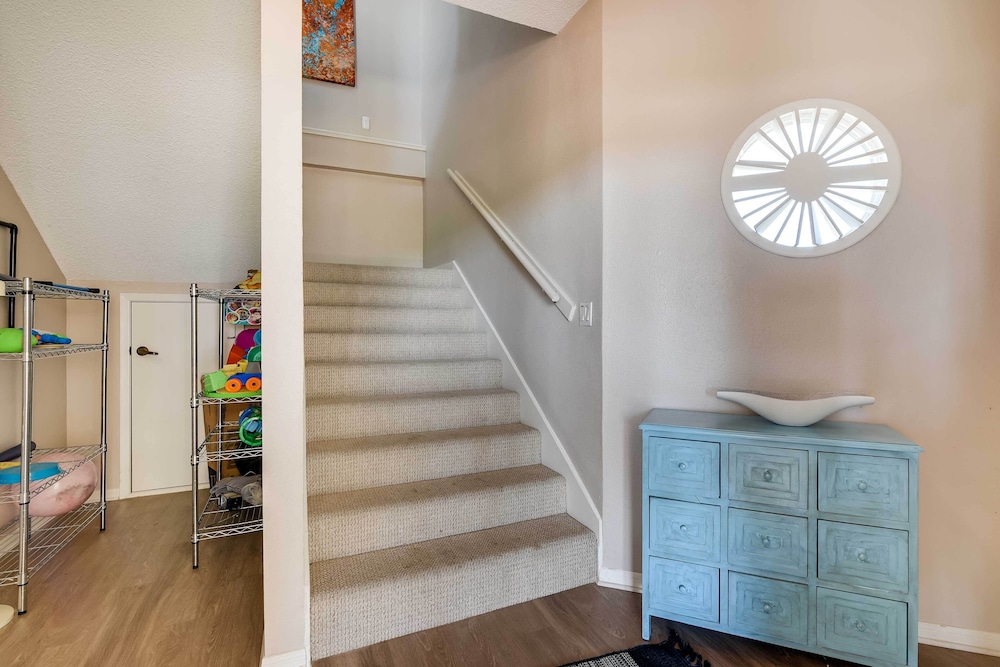 Pet-friendly Galveston Home W/ Wraparound Deck - Galveston