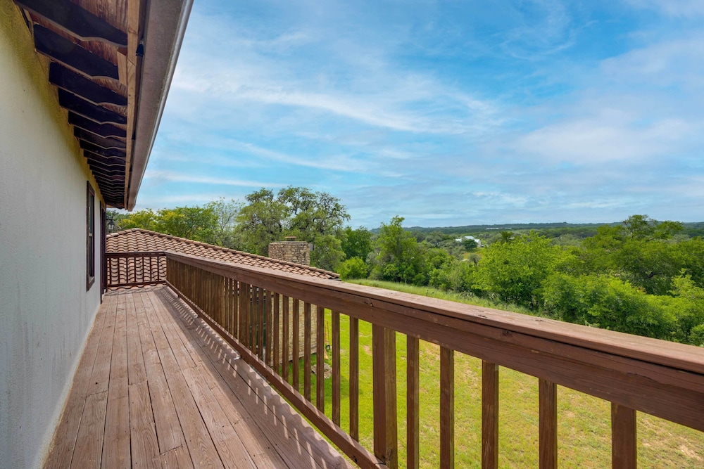 10-acre San Marcos Vacation Rental ~ 6 Mi To Tsu! - Kyle, TX