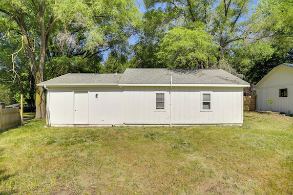 2 Mi To Hagar Beach: Charming Home W/ Fire Pit! - Lake Michigan Beach, MI