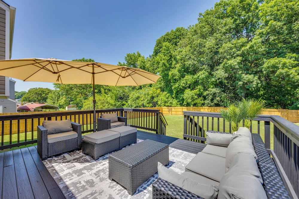 Modern Richmond Home W/ Deck, Close To Downtown! - Richmond, VA