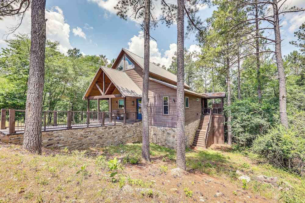 Cozy Cabin W/ Hot Tub ~ 5 Mi To Broken Bow Lake - Broken Bow, OK