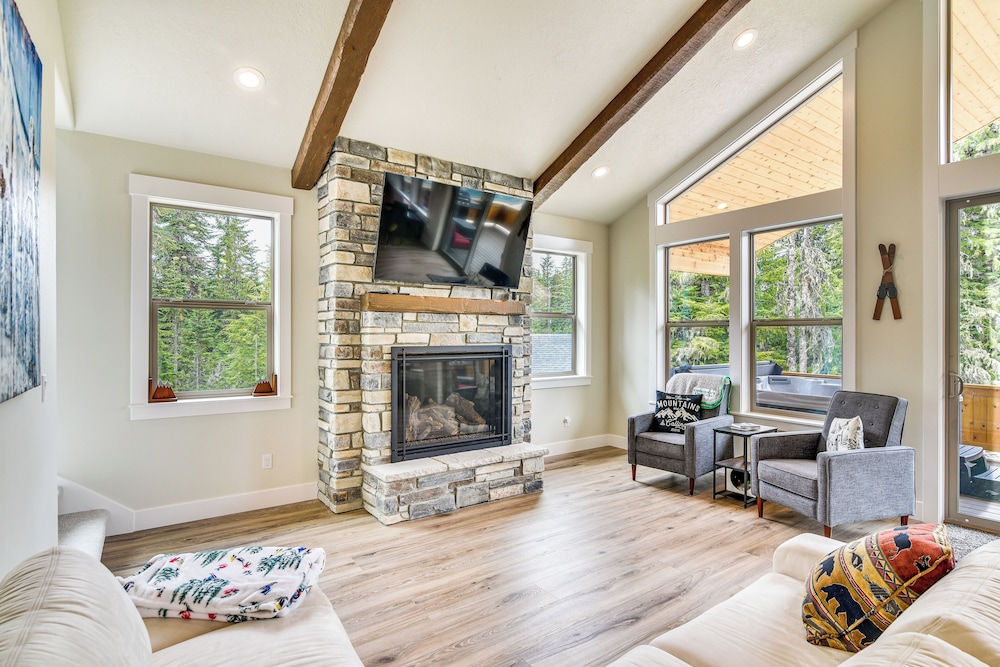 Government Camp Vacation Rental W/ Private Hot Tub - Mount Hood, OR