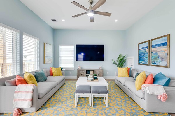 Steps To Coast! Beach Home W/ 2 Decks In Galveston - Galveston