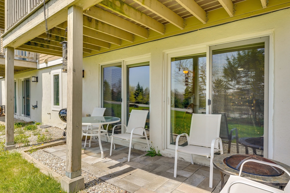 Ski-in/ski-out Peru Condo W/ Fire Pit & Grill! - Bromley Mountain, VT