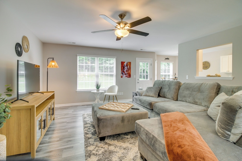 Cozy North Carolina Abode - Minutes From Downtown! - Charlotte, NC