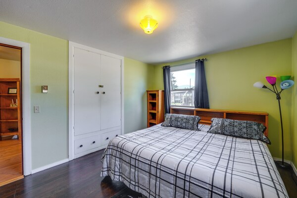 Darrington Rental W/ Private Yard & Mountain Views - North Lake, Granite Falls