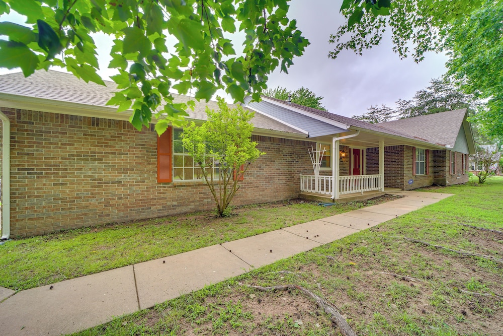 Near Grand Lake: Family Home W/ Shared Dock! - Grove