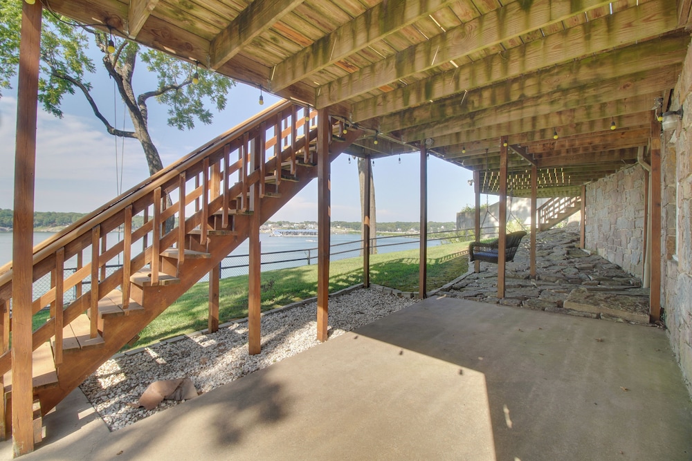 Boat Dock + Waterfront Patio: Grove Hideaway! - Grove