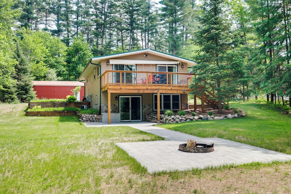 Waterfront Eagle River Home W/ Dock + Fire Pit! - Eagle River, WI