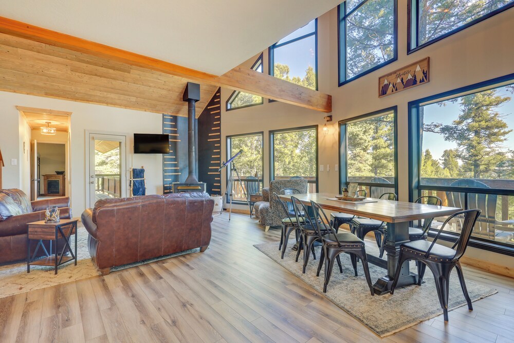 Stylish Angel Fire Cabin W/ Deck - 2 Mi To Ski Mtn - Angel Fire, NM