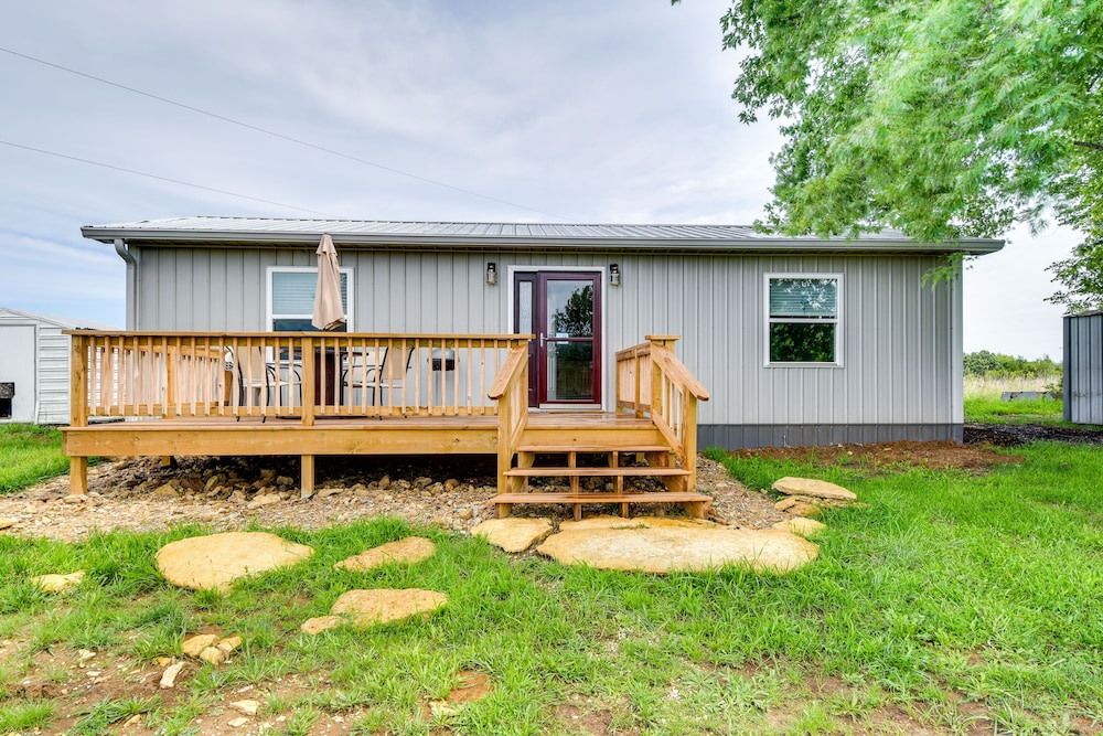 Serene Belgrade Hideaway With Fire Pit & Grill! - Missouri