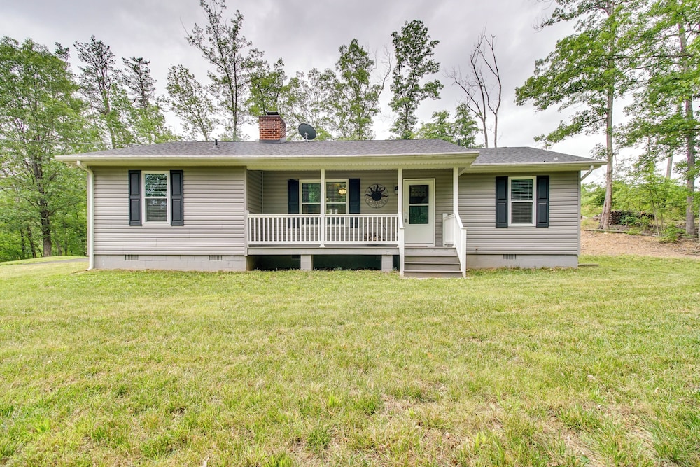 Cozy Home In Star Tannery W/ Private Backyard! - Strasburg, VA