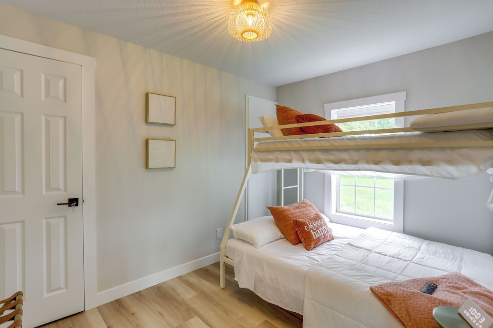 Port Clinton Vacation Rental W/ Boat Dock & Grill! - Fremont, OH