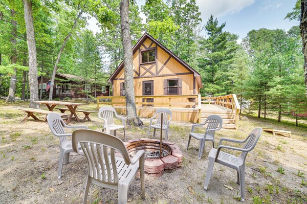 Family Roscommon Home - 3 Mi To Higgins Lake - Higgins Lake, MI