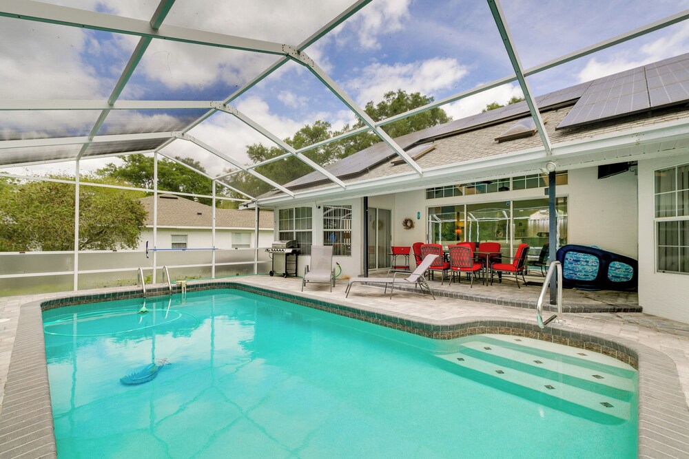 Lanai & Grill: Sunny Home Near Rainbow Springs! - Dunnellon, FL