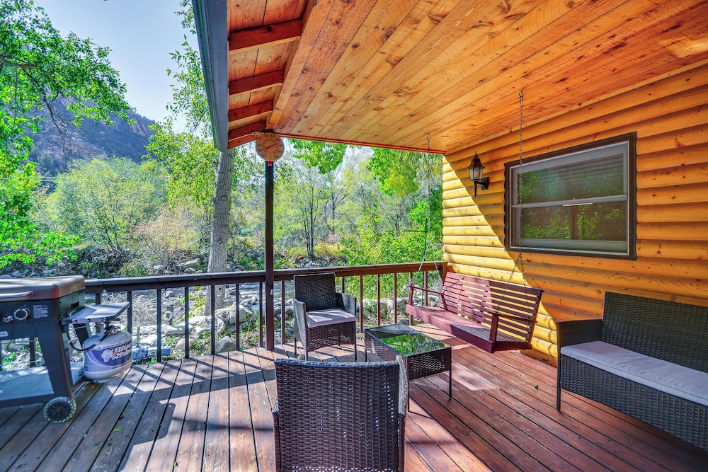 Creekside Ten Sleep Vacation Rental + Deck & Grill - Wyoming