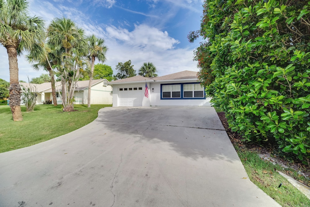 'Casa Blanco' Escape W/ Fire Pit In Sebastian! - Sebastian, FL