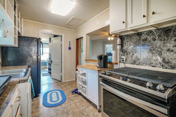 Downtown Russells Point Cottage Near Indian Lake! - Indian Lake, OH