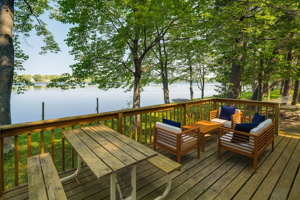 Pet-friendly Kalkaska Cottage On Lake Crawford! - Kalkaska, MI