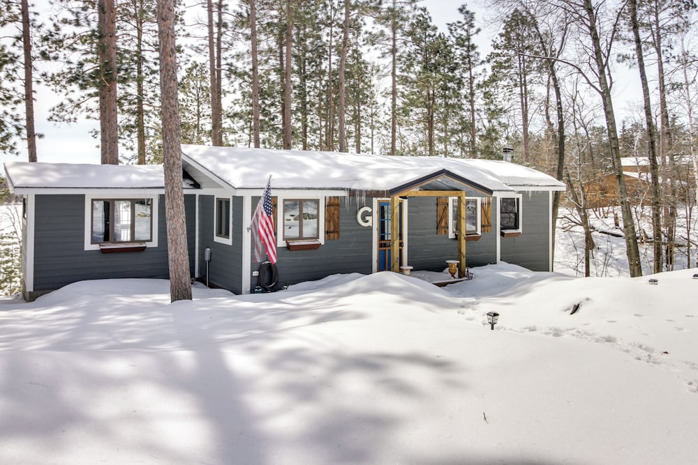 Lakefront Nevis Cabin Escape W/ Hot Tub! - Nevis, MN