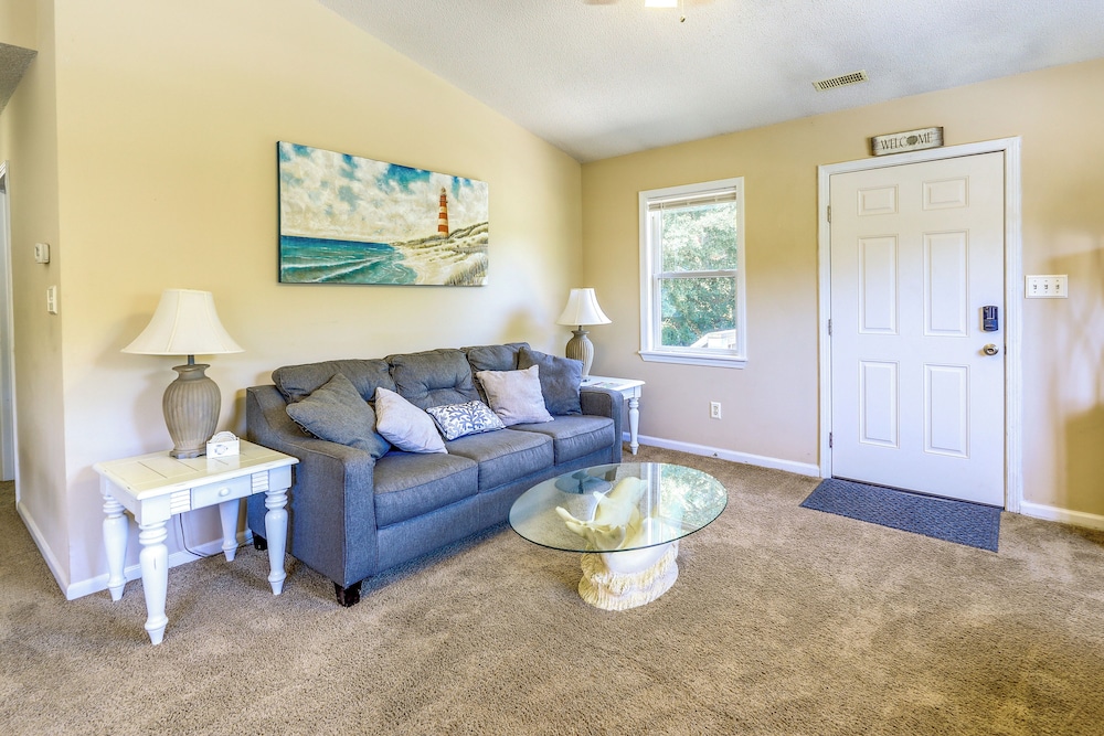 Charming Emerald Isle Escape < 1 Mi To Beach! - Emerald Isle, NC