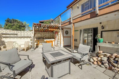 Sustainable Sanctuary: Rattlesnake Valley Retreat