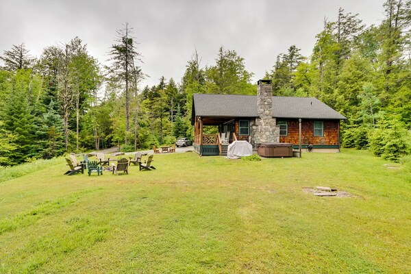 Secluded Elka Park Cabin: Hot Tub & Fire Pit! - Tannersville, NY