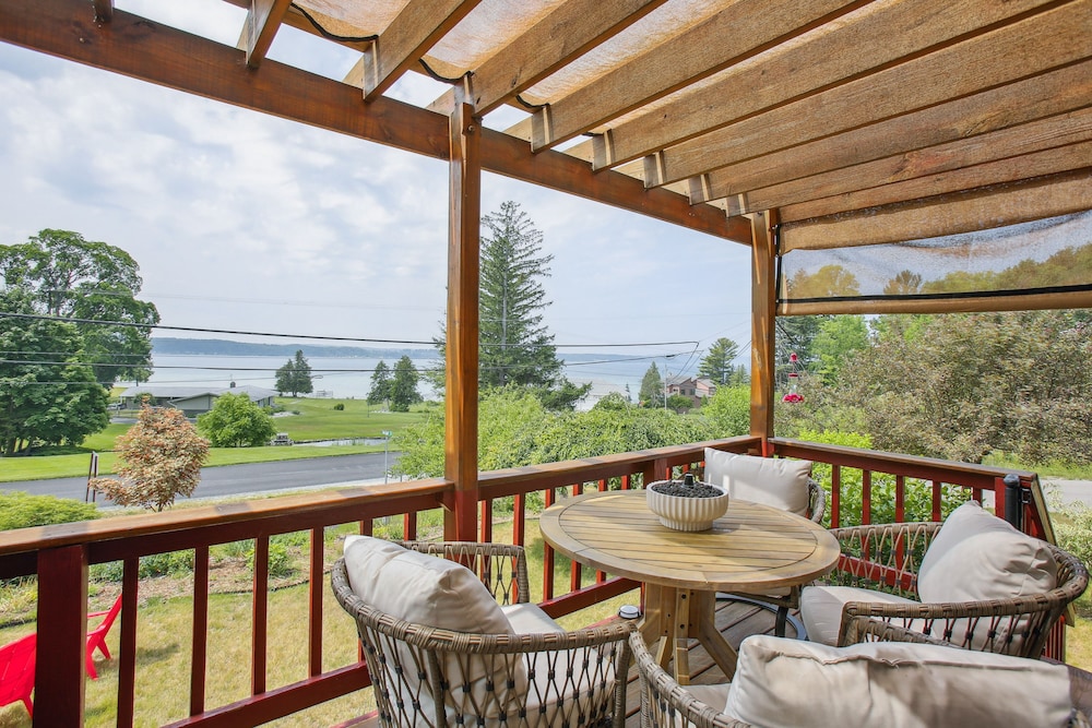 Crystal Lake Vacation Rental, 3 Mi To Betsie River - Arcadia, MI