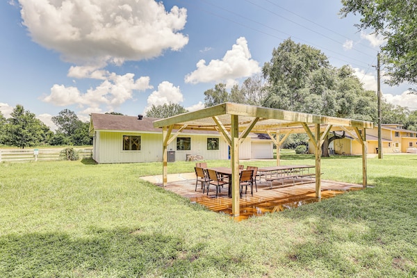 Bright Wallis Cottage W/ Pergola & Grill! - San Felipe, TX