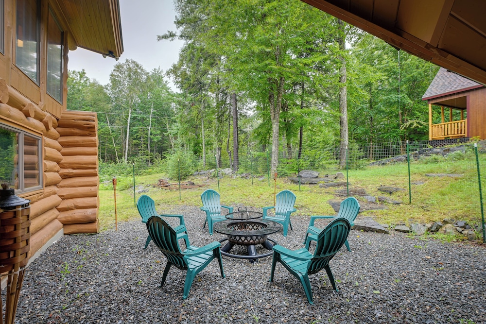 Secluded Greenville Cabin: Walk To Moosehead Lake! - Moosehead Lake, ME