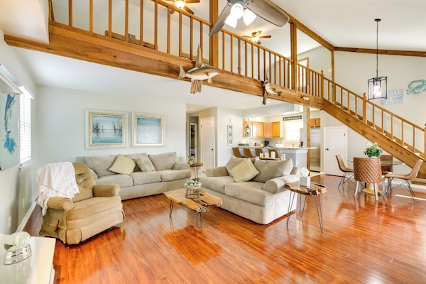 Bayou Bliss: Barataria Waterfront Getaway W/ Dock! - Lake Salvador, LA