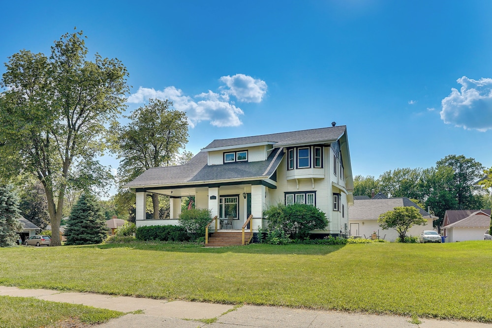 Sioux Center Home Near Dordt University - Iowa