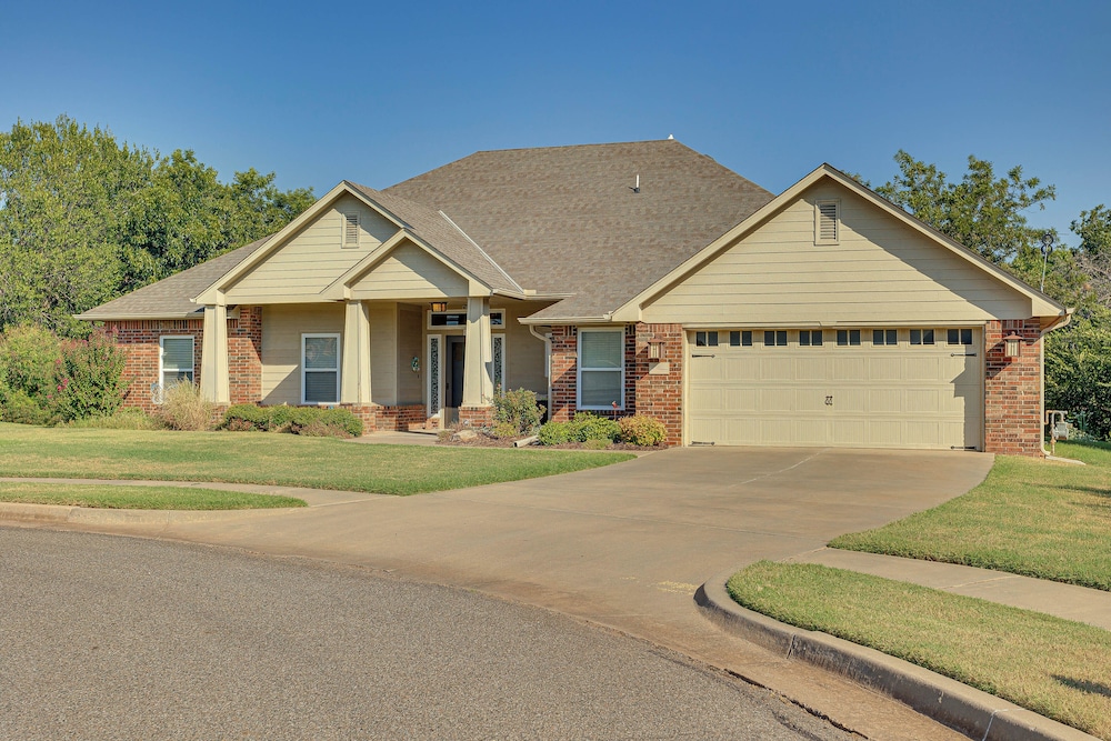 Quaint Noble Home: 6 Mi To University Of Oklahoma! - Dahlgren Lake, OK