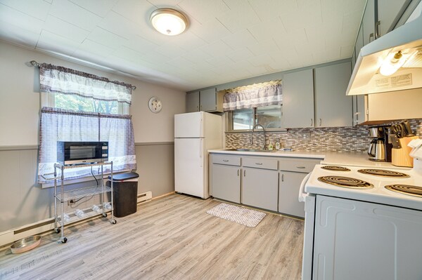 Prudenville Family Home W/ Game Room & Fire Pit! - Houghton Lake, MI