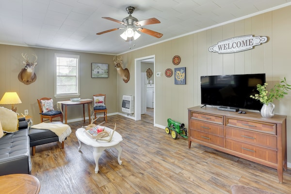 2 Mi To Lake: Lineville Farmhouse W/ Fire Pit - Alabama