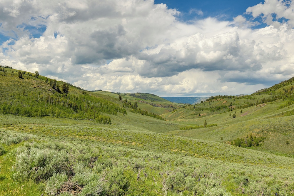 Mountain Cabin In Wyoming Range: Scenic & Remote! - Wyoming