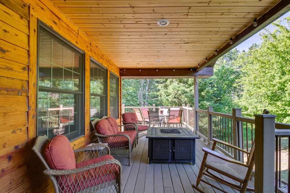 Cozy Frazee Lake Home W/ Hot Tub & Fire Pit! - Dent