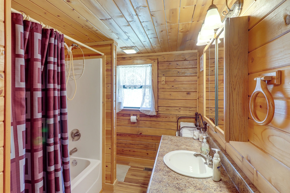 Secluded Harrison Retreat Near Buffalo Natl River - Harrison, AR