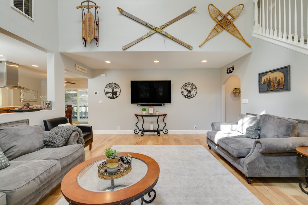 Near Dtwn: Twain Harte Home W/ Furnished Deck! - Sonora, CA