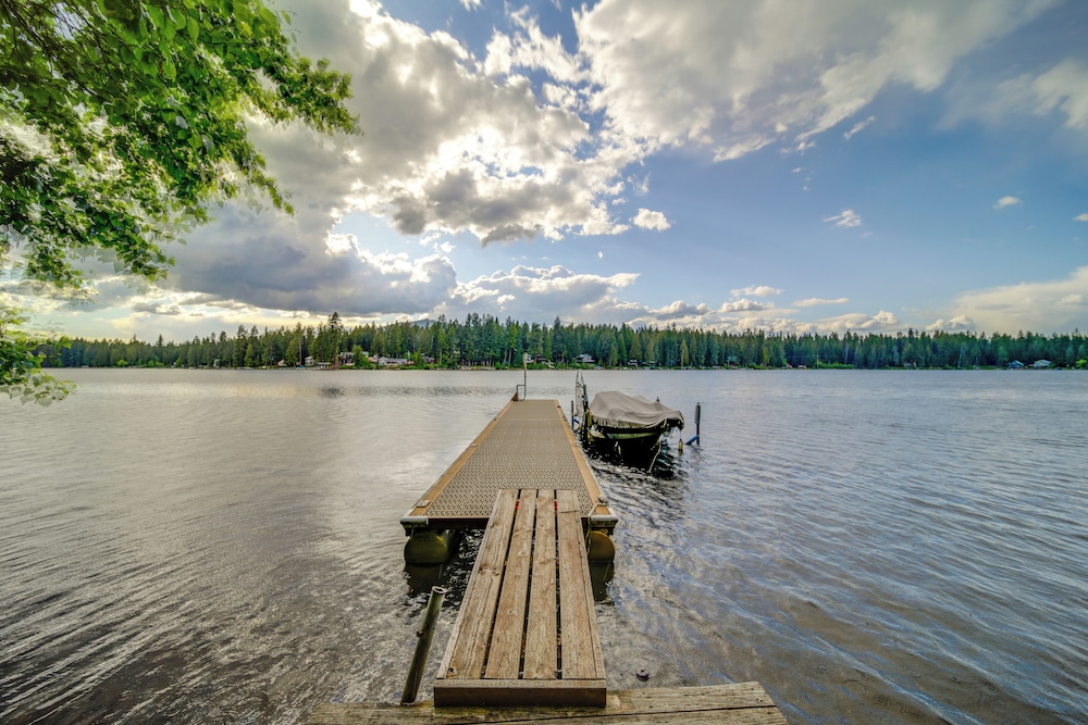 Waterfront Newport Vacation Rental On Sacheen Lake - Mystic Lake, Washington