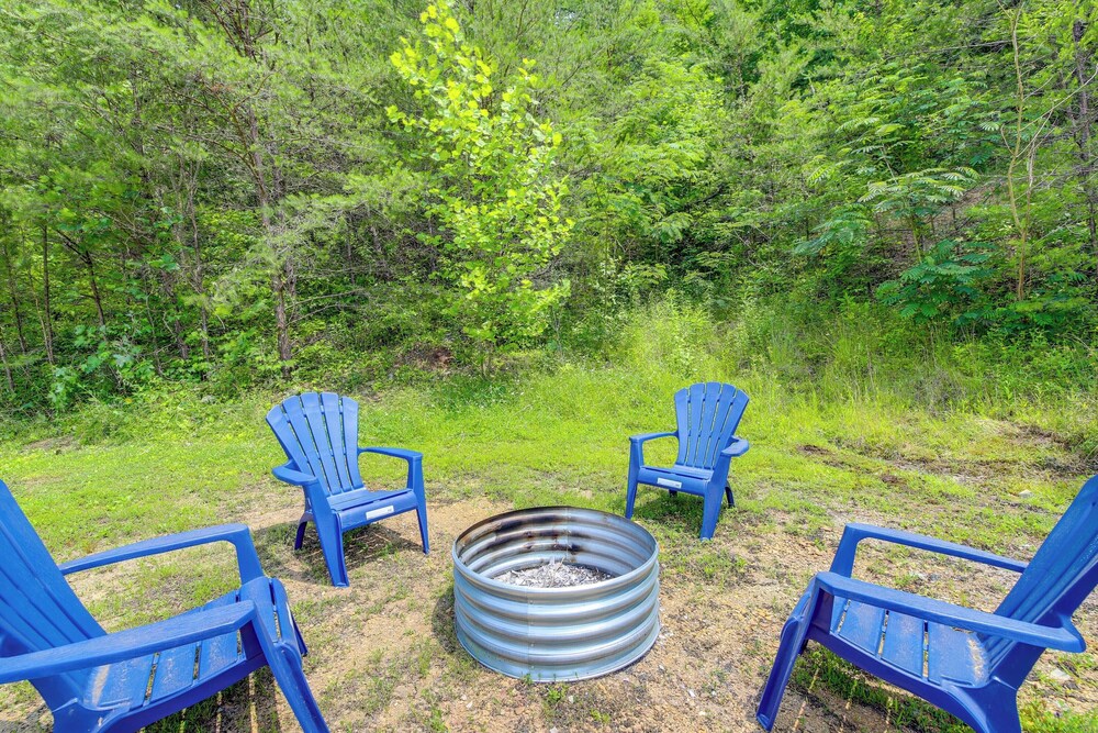 Huntsville Vacation Rental W/ Fire Pit - Huntsville, TN