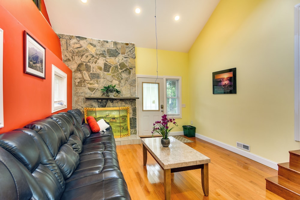 Massachusetts Vacation Rental: 5 Mi To Fall River - Massachusetts