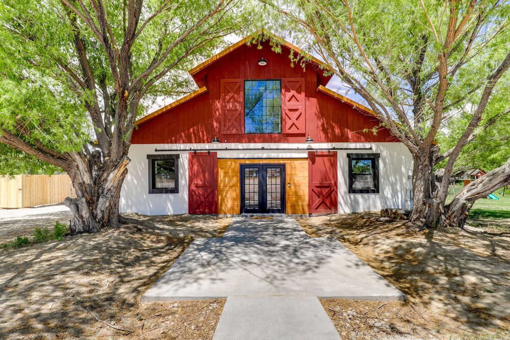 Orangeville Vacation Rental W/ On-site Creek! - Huntington, UT