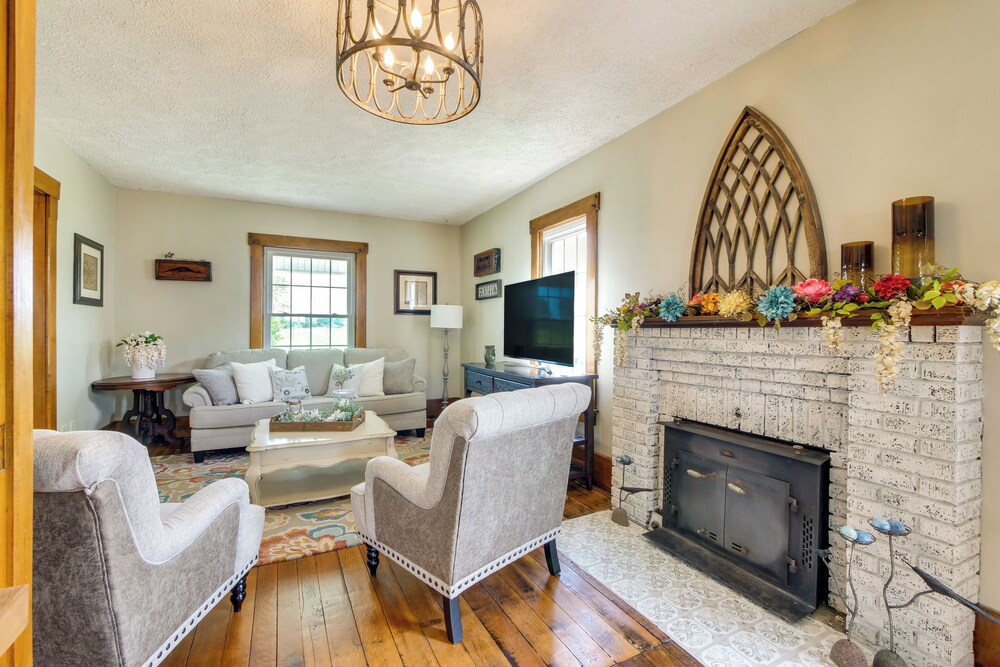 Countryside Home In Wooster W/ Patio & Fire Pit - Burbank, OH