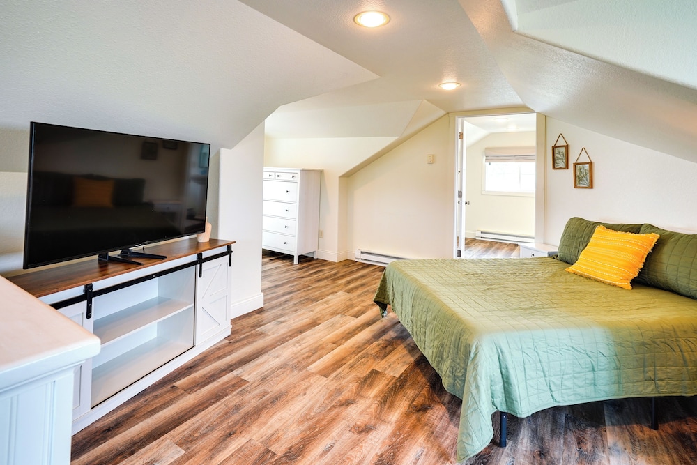 Waterfront Lake Poinsett Retreat W/ Fire Pit! - Lake Poinsett, SD