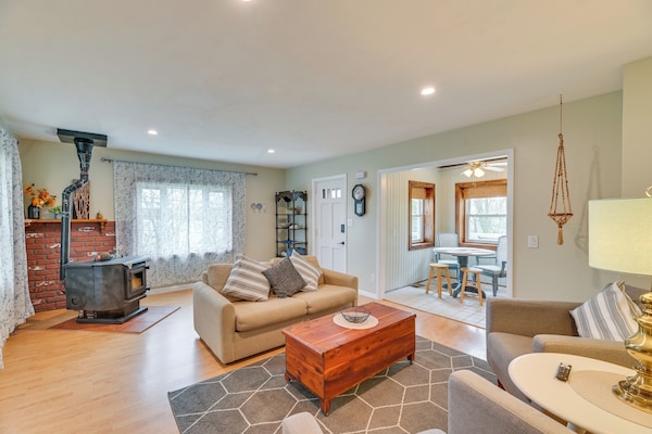 Charming Canandaigua Lake House W/ Deck & Views! - Finger Lakes, NY