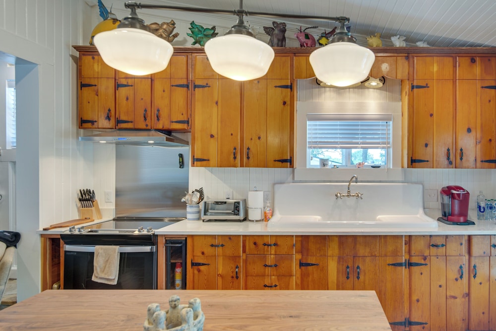 Lewisburg Home W/ City Park Views: Near Downtown! - Chapel Hill, TN