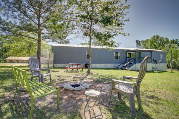 Fire Pit + Deck: Peaceful Silver Creek Retreat - Lake Jeff Davis, Prentiss