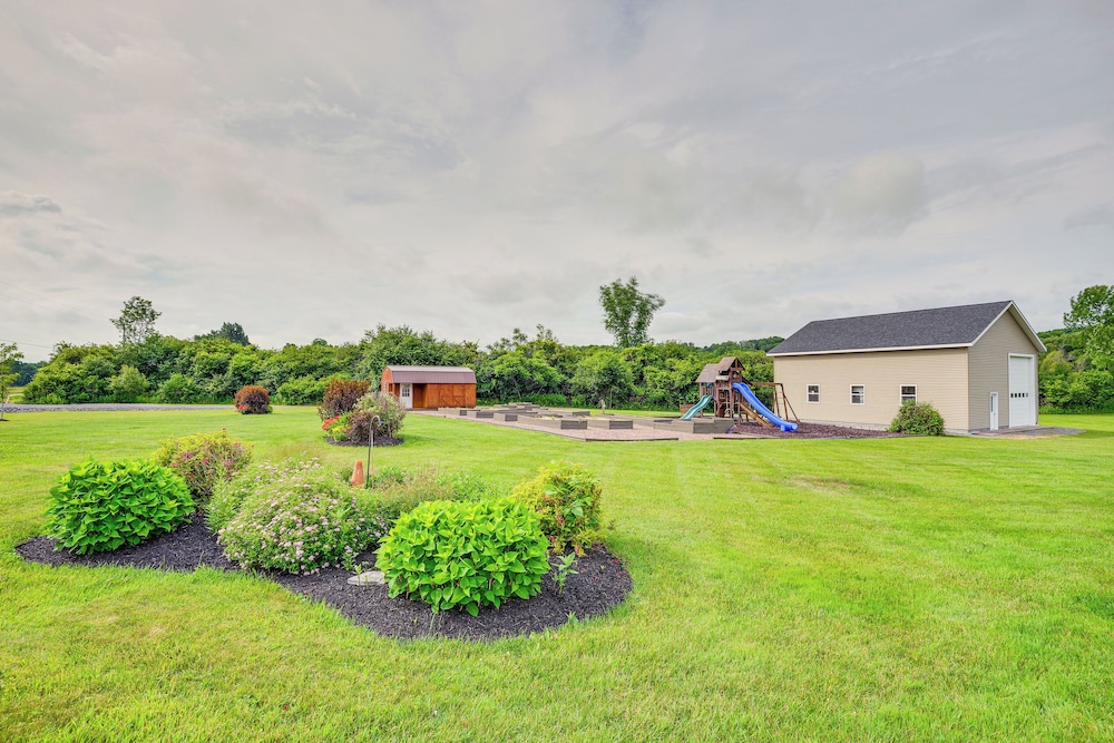 Spacious Lowville Retreat On 4 Private Acres! - Copenhagen, NY